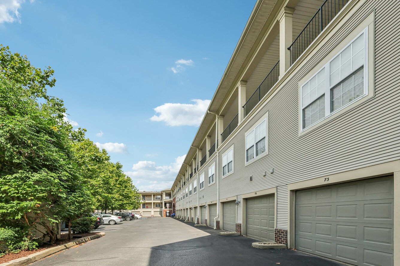 Carson Street Commons | Pittsburgh Apartments and Townhomes